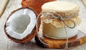 6 Must-Know Coconut Oil Beard Benefits (Research-Backed)